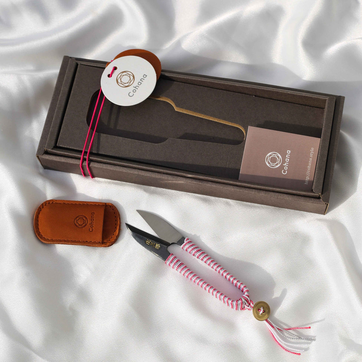 Shozaburo Thread Snips with Iga Silk Braid - Itoma Japanese Craft Studio
